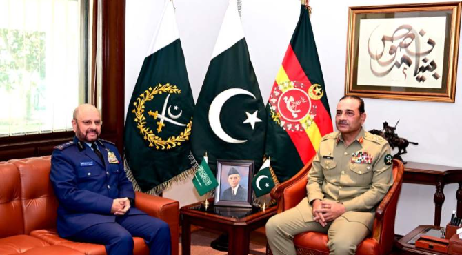 Top Saudi military commander calls on Field Marshal Asim Munir at GHQ ...